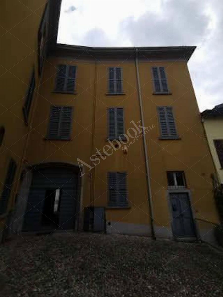 Appartamento di 70,93 mq al piano terra composto da tre locali più ...